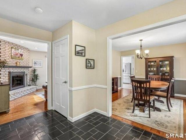 house with 3 bedroom, Danbury CT ES105203311