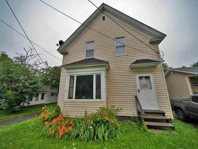 house with 3 bedroom, Danforth ME ES103099007