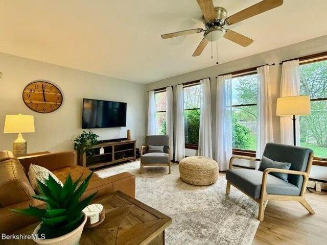 house with 3 bedroom, Dalton MA ES105124725