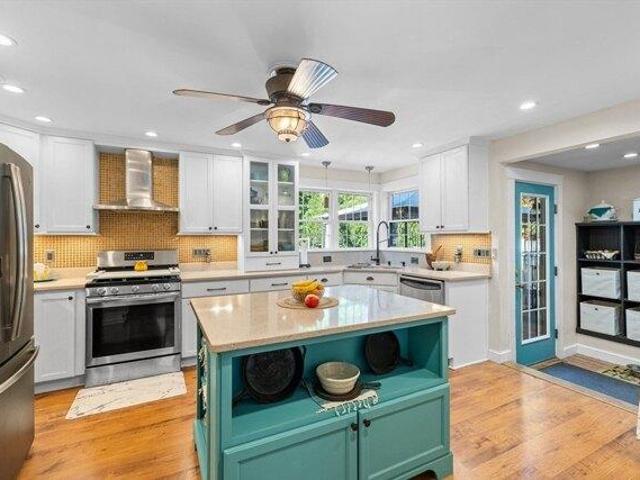 house with 3 bedroom, Dartmouth MA DLS102409241