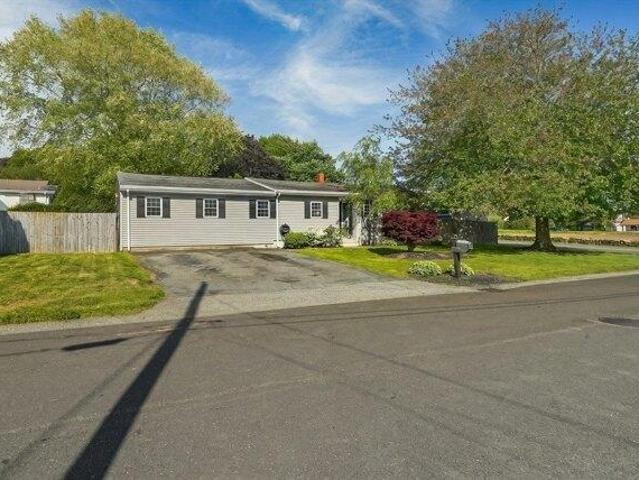 house with 3 bedroom, Dartmouth MA DLS102825797