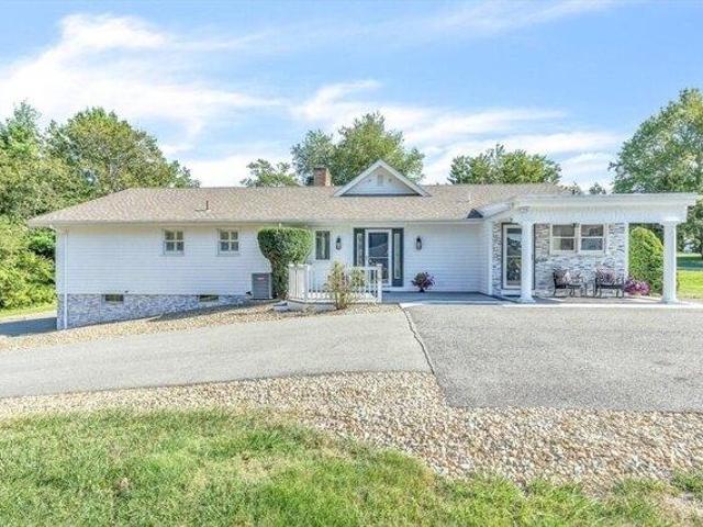 house with 3 bedroom, Dartmouth MA DS102411482