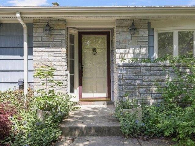 house with 3 bedroom, Dartmouth MA DS102777113