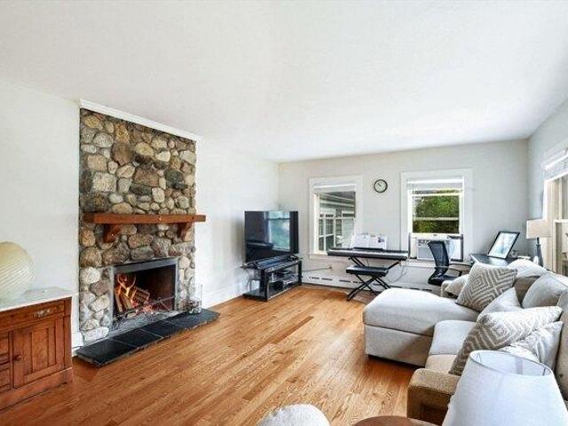 house with 3 bedroom, Dartmouth MA DS103440285