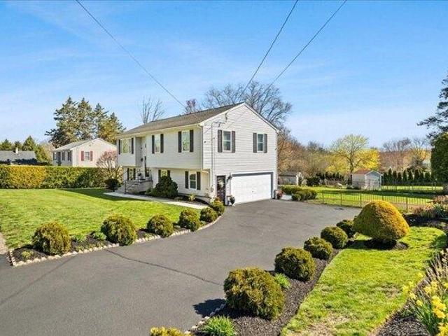 house with 3 bedroom, Dartmouth MA ES103034653