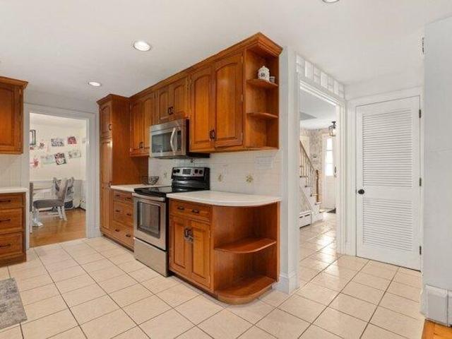 house with 3 bedroom, Dartmouth MA ES105425768