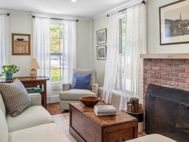 house with 3 bedroom, Dartmouth MA ES105115471