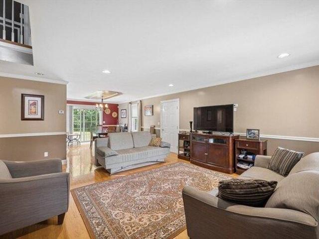 house with 3 bedroom, Dartmouth MA ES105124448