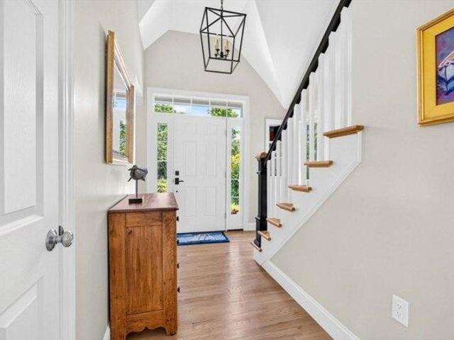 house with 3 bedroom, Dartmouth MA ES105256764
