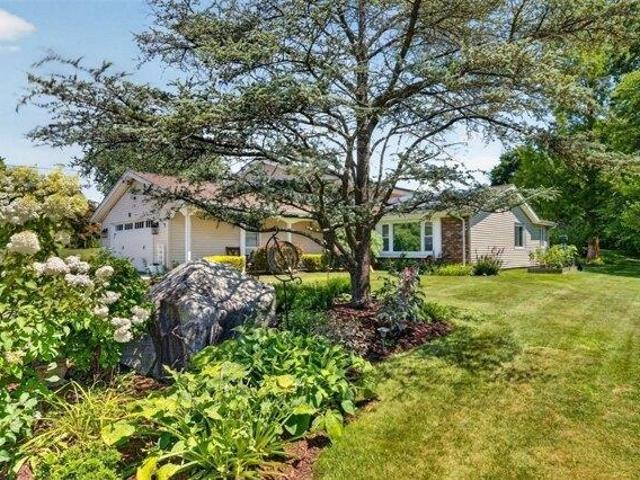 house with 3 bedroom, Dartmouth MA ES105257912