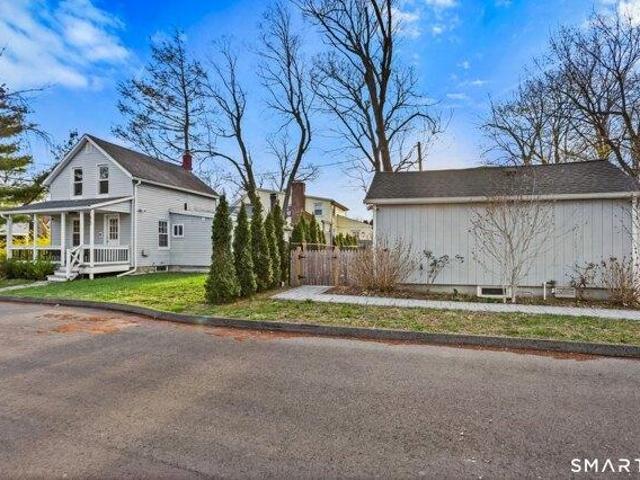 house with 3 bedroom, Darien CT DS102256907