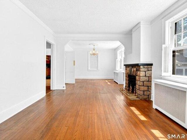house with 3 bedroom, Darien CT ES103072154