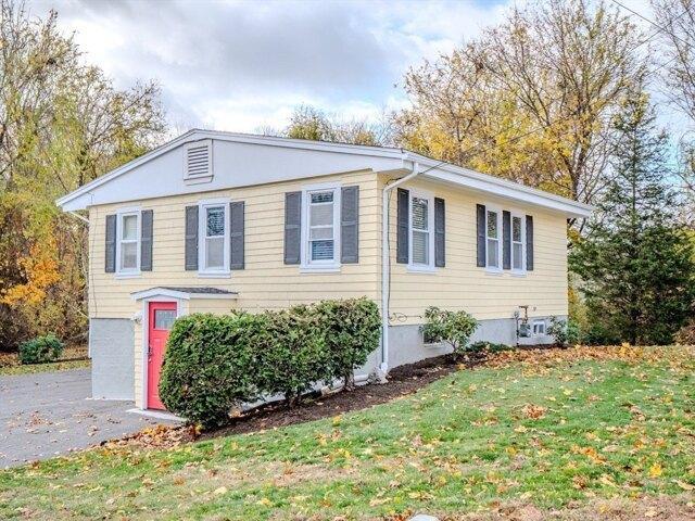 house with 3 bedroom, Dedham MA DLS102594182