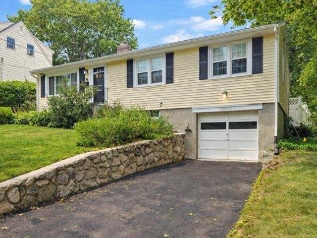 house with 3 bedroom, Dedham MA DLS102860734