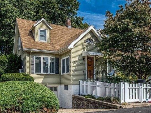 house with 3 bedroom, Dedham MA DS102478232