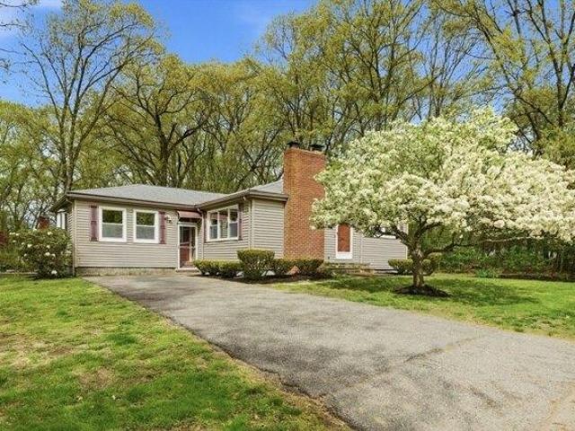 house with 3 bedroom, Dedham MA DS102824704