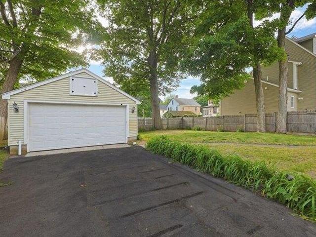 house with 3 bedroom, Dedham MA DS103809067