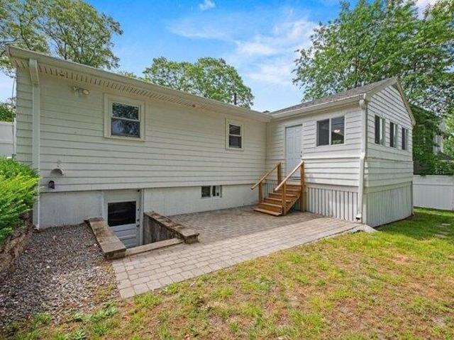 house with 3 bedroom, Dedham MA DS103809226