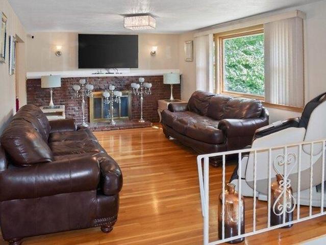 house with 3 bedroom, Dedham MA DS104351480