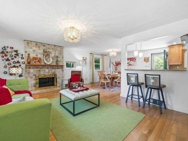 house with 3 bedroom, Dedham MA DS104376540