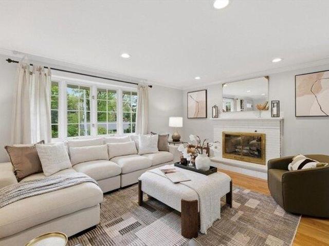 house with 3 bedroom, Dedham MA ES103162808