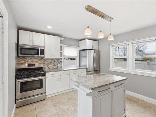 house with 3 bedroom, Dedham MA ES103188865