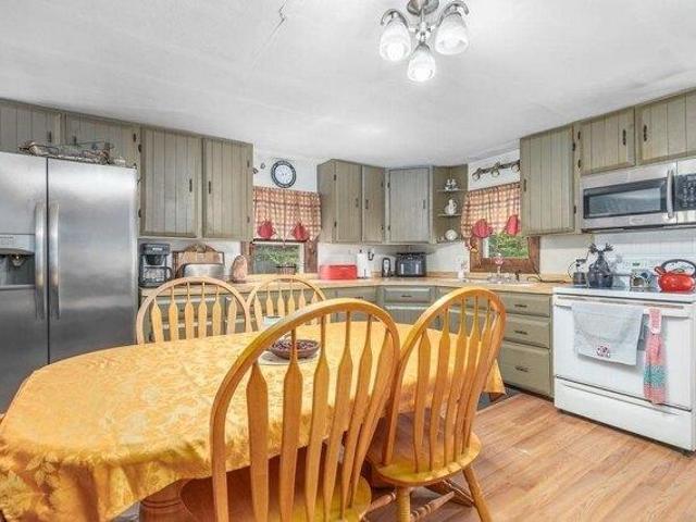 house with 3 bedroom, Deerfield NH ES103098632