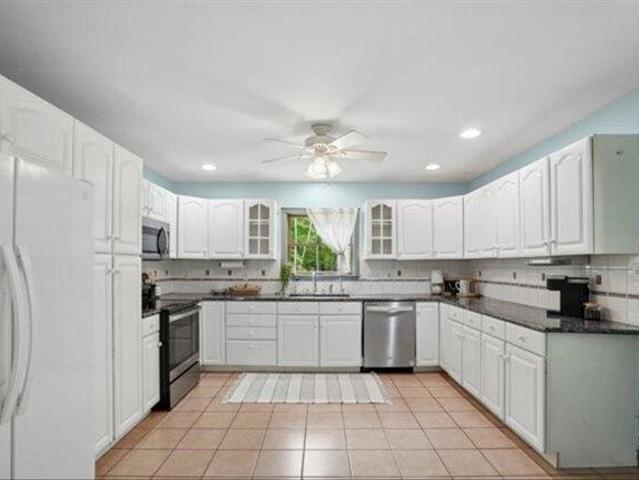house with 3 bedroom, Deerfield NH ES103100364