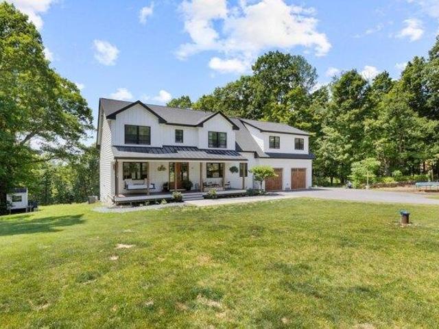 house with 3 bedroom, Deerfield NH ES104009116