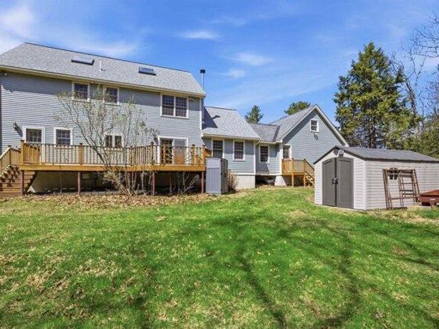 house with 3 bedroom, Deerfield NH ES104078495