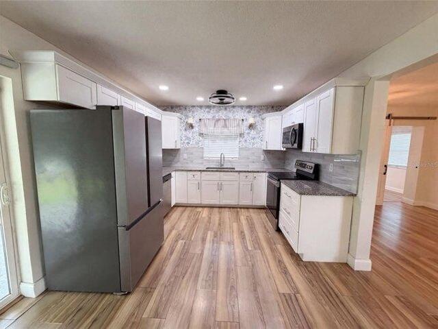 house with 3 bedroom, Deltona FL ES104899112