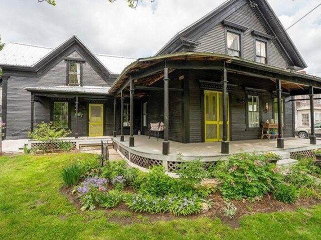 house with 3 bedroom, Derby VT ES103928481