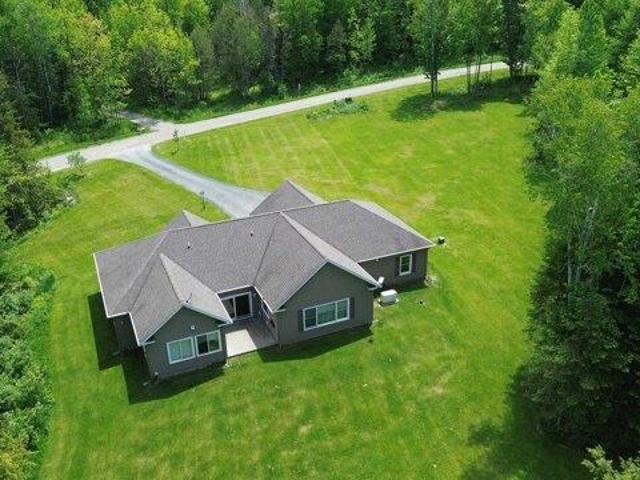 house with 3 bedroom, Derby VT ES104477274