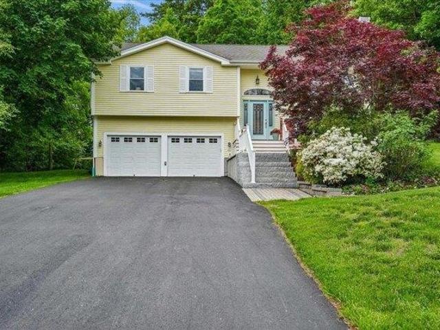 house with 3 bedroom, Derry NH DLS102959393
