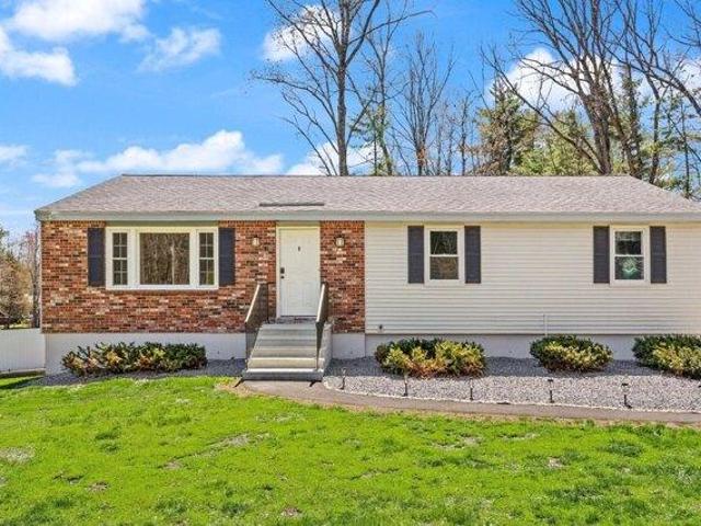 house with 3 bedroom, Derry NH DLS102064580