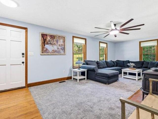 house with 3 bedroom, Derry NH DS103851246