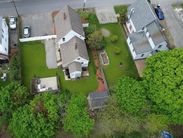 house with 3 bedroom, Derry NH ES103222334