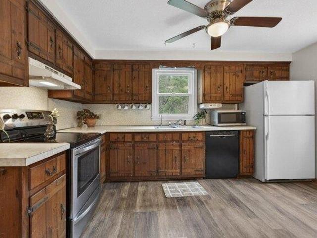 house with 3 bedroom, Derry NH ES103222673