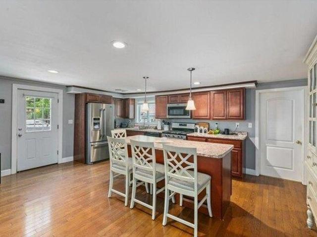 house with 3 bedroom, Derry NH ES103849308