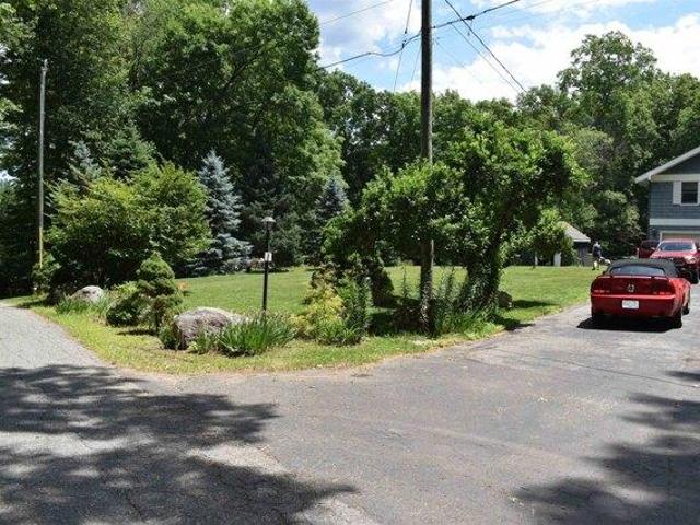 house with 3 bedroom, Derry NH ES104298968