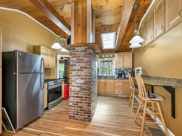 house with 3 bedroom, Derry NH ES104298909