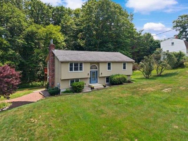 house with 3 bedroom, Derry NH ES104810592