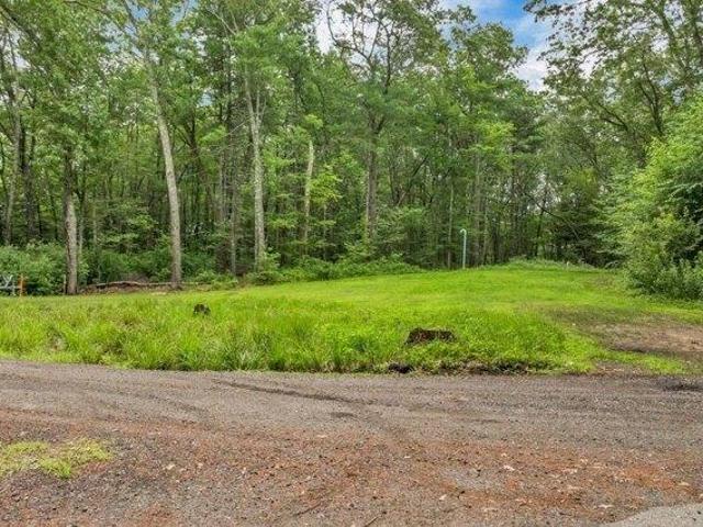 house with 3 bedroom, Derry NH ES105115629