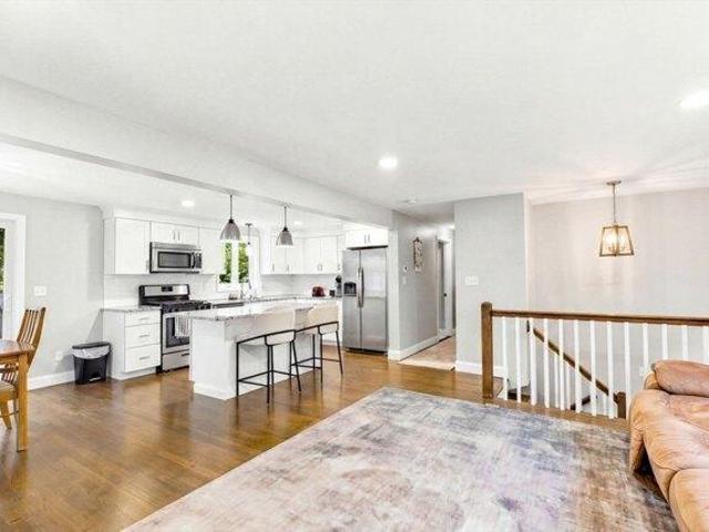 house with 3 bedroom, Dighton MA ES103069776
