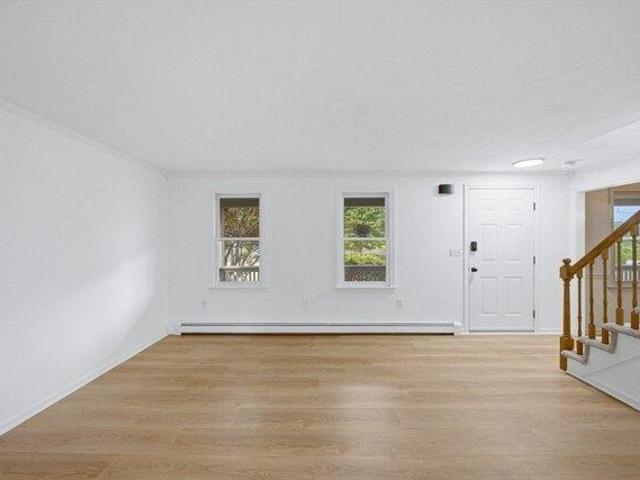 house with 3 bedroom, Douglas MA ES105082306