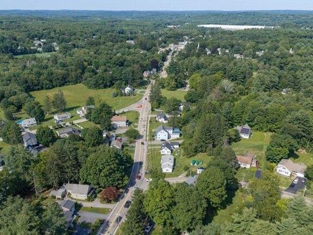 house with 3 bedroom, Douglas MA ES105205337