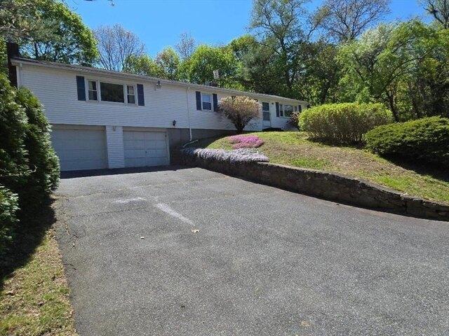 house with 3 bedroom, Douglas MA ES103663638