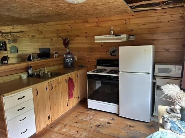 house with 3 bedroom, Dover Foxcroft ME ES105113119