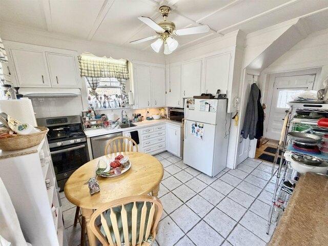 house with 3 bedroom, Dover NH ES103666386