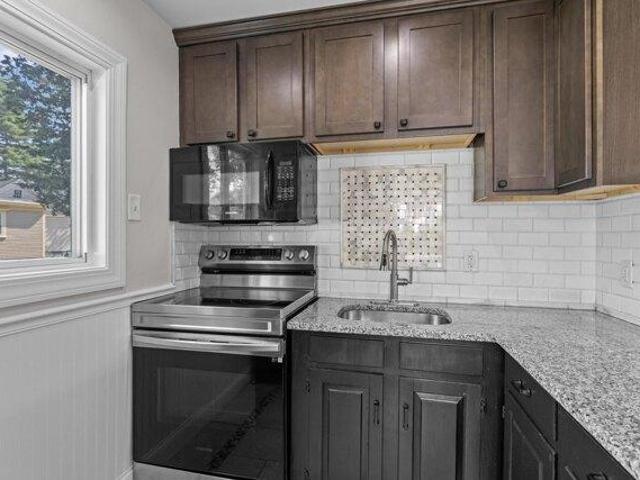 house with 3 bedroom, Dover NH ES103887677